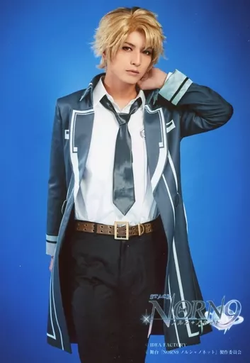 Official photo (male) / actor Yuichi Nakamura (Wagago) / Kneecap / Left wrist base / Background ...