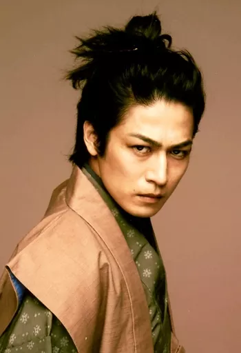 Official photo (male) / actor Atsushi Maruyama (Godayu Toda) / Bust-up ...