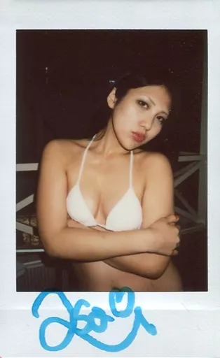 Official photo (female) / Gravure idol Asami Kamiya / with handwritten signature / Upper Body ...