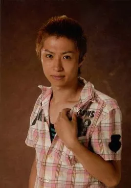 Official photo (male) / actor Takuma Harada (RAIDEN) / upper body, left ...