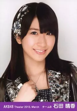 Official photo (AKB48, SKE48) / idol / AKB48 Haruka Ishida / Bust Up, Right Hand Rock / Theater ...