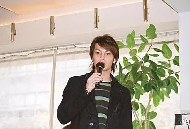 Official photo (male) / actor Kengo Ohkuchi / Horizontal Type / Bust Up ...