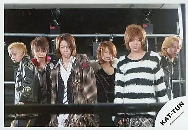 KAT TUN / 6 persons / Horizontal / Upper body / Red / West / Black ...