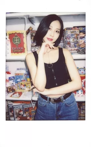 Official photo (female) / singer / Alom Alom / Manami Terada / Kneecaps ...