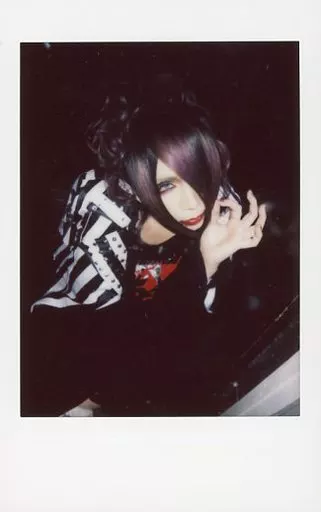 Official photo (Male) / visual kei band / Sick2 Sick2 / Takuma / Above ...
