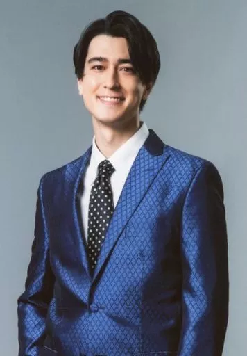 Official photo (male) / actor The Convoy / Yuuki Byrnes / Upper Body ...