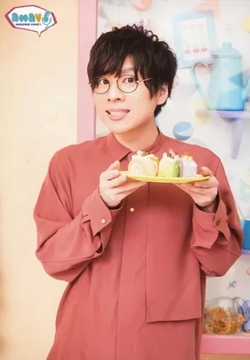 Official photo (male) / Voice actor Kenji Akabane / Upper body ...