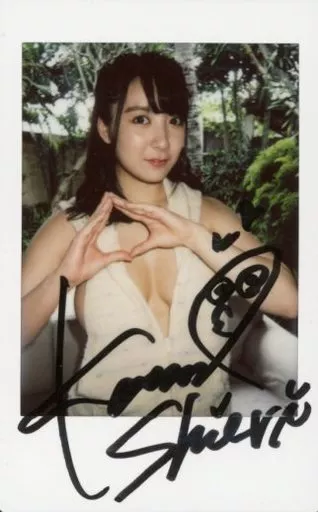 Official photo (female) / Gravure idol ☆ Shiori Konno / with handwritten signature / Upper body ...