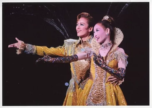Official photo (female) / Takarazuka Revue (Hanagumi) / actress ...