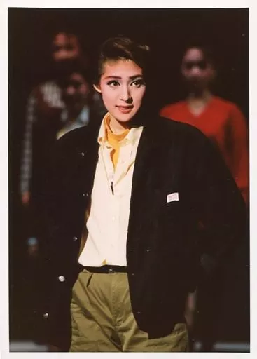 Official photo (female) / Takarazuka Revue (moon group) / actress Takarazuka Revue (Moon Group ...