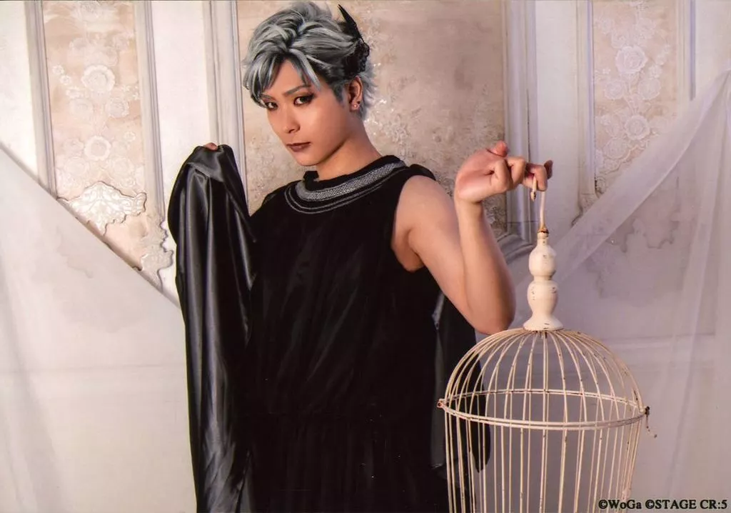 Shinsuke Sato (Ivan Fiore) / Horizontal, Upper body, Birdcage, Character Cter Shot / "THE STAGE ...