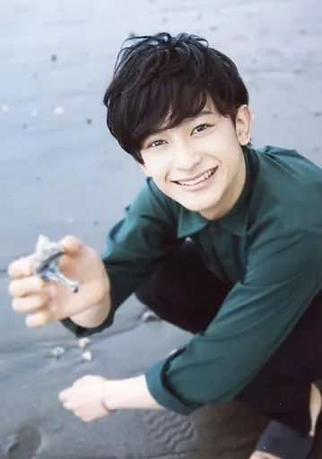 Official photo (male) / actor Shohei Hashimoto / Whole Body / Costume ...