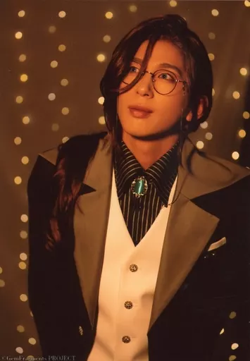 Official photo (male) / actor 優篤 Sugie (Chevalier) / Upper Body ...