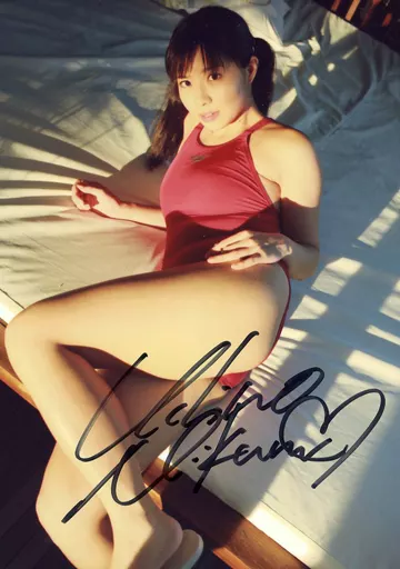 Official photo (female) / Gravure idol ☆ Mirai Uchino / with handwritten signature / DVD ...