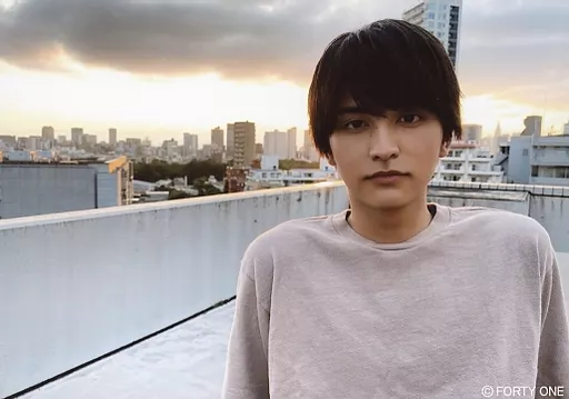 Official photo (male) / actor Toshiki Seto / Horizontal / Bust Up ...