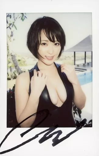 Official photo (female) / Gravure idol ☆ Sara Oshino / with handwritten signature / Blu-ray ...
