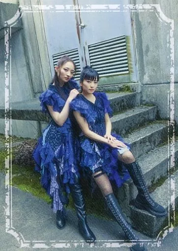 Collection card (female) / "ClariS HALL CONCERT 2022 - Twinkle Summer Dreams - ClariS Trading ...