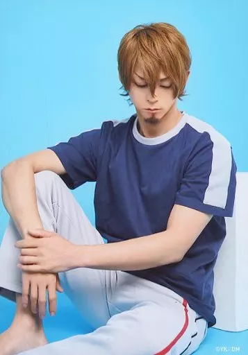 Official photo (male) / actor Takuma Sueno (Jun 伊佐敷) / Knee-high ...