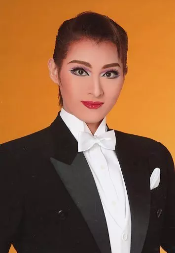 Official photo (female) / Takarazuka Revue (moon group) / actress Takarazuka Revue (Tsukigumi ...