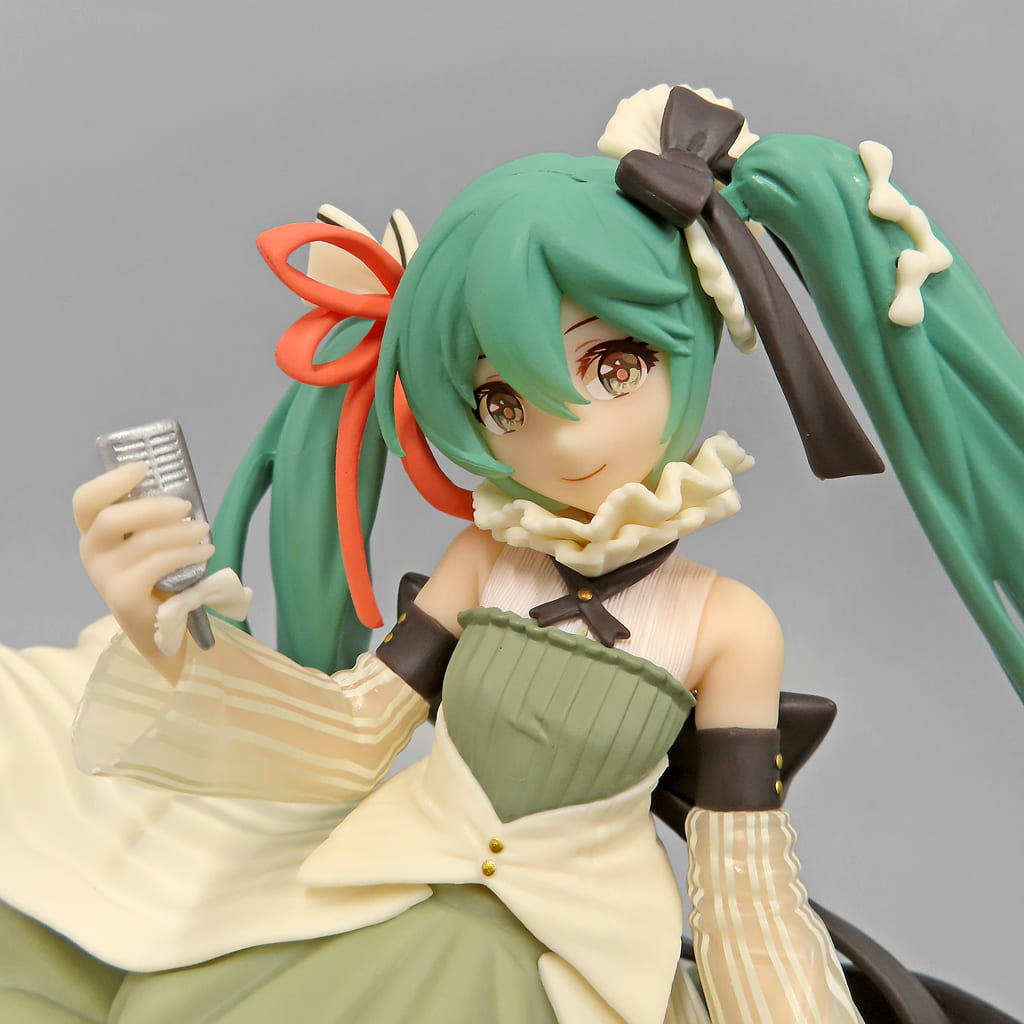 Hatsune Miku (Green / White) "Character Commander Vocal Series 01 ...